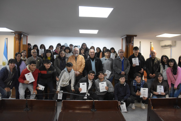 Estudiantes de la EES Nº 95 "Felipe Gallardo" visitaron la Legislatura ...